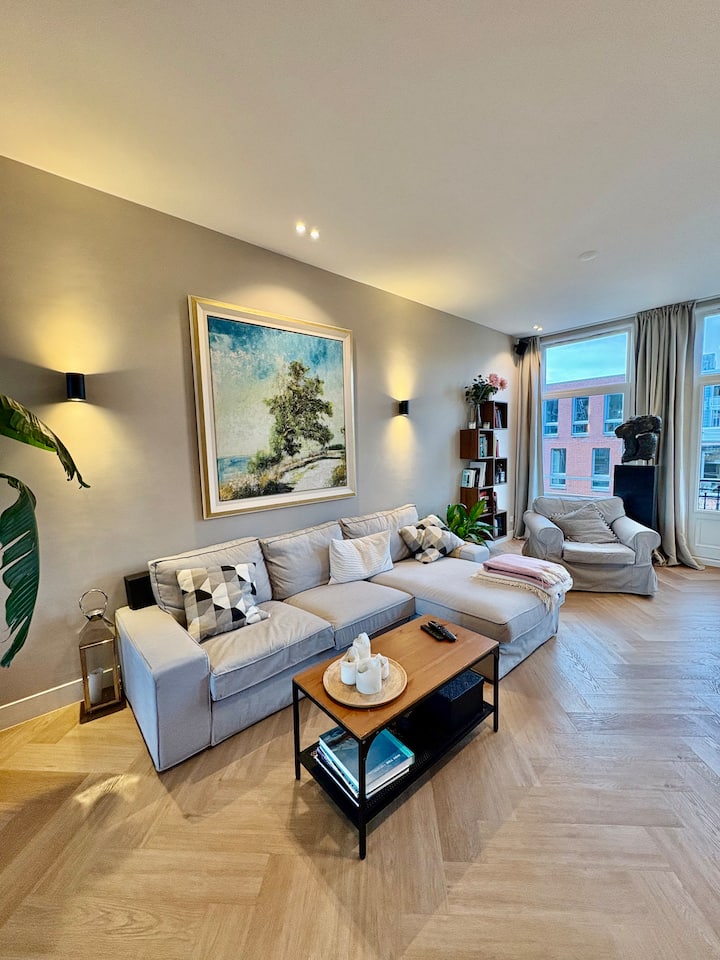 Spacious & Luxuriously Renovated 2-bedroom Apt - Amsterdam