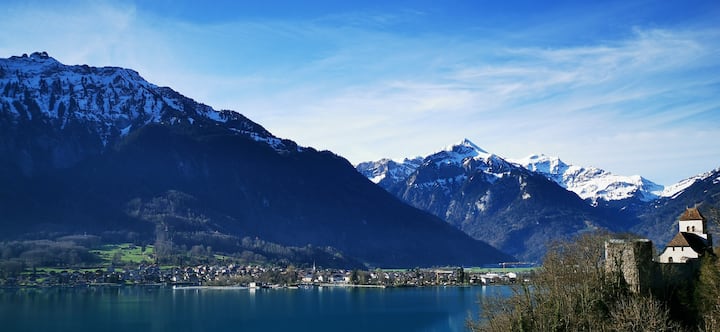 Lake & Mountain View - Iseltwald