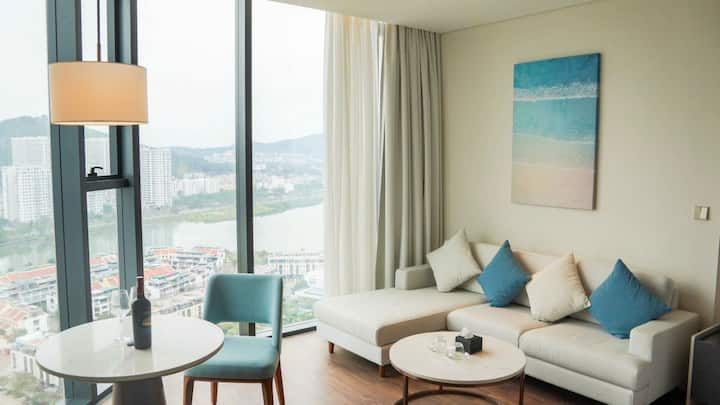 Large Studio Apt/balcony/high Speed Wifi - Hạ Long