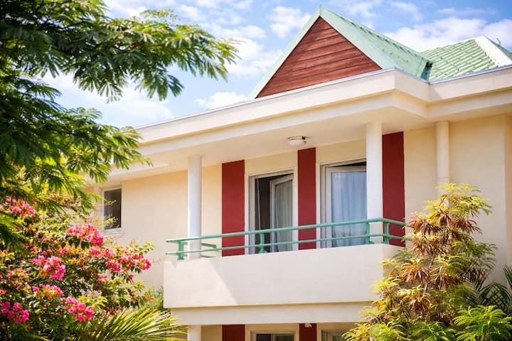 Le Roquefeuil-t4 Duplex- 3 Ch-6 P St-gilles Calme - Saint-Gilles les Bains