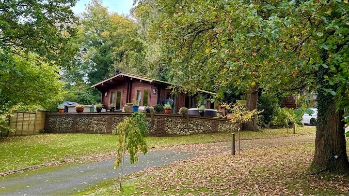 3 Bedroom Lodge/hotub/pool In Horsley Surrey Uk - Dorking