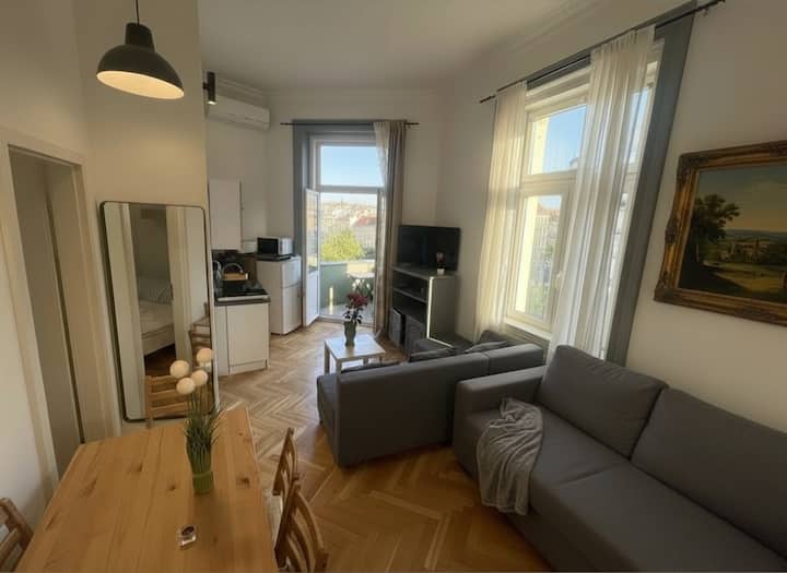 Sheila Apartment-city Center Panorama Balcony, 2br - ブダペスト