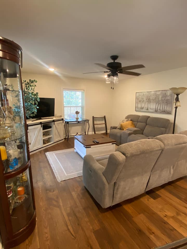 *Sweet Southern Comfort* 3 Qn Bd   2+bth  Sleeps 6 - Bardstown, KY