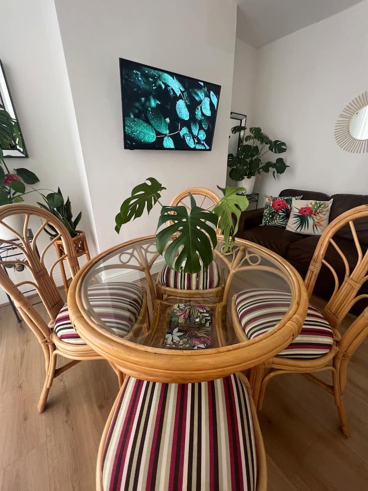 Liverpool Cherry  House - 4 Bedrooms - Liverpool, UK