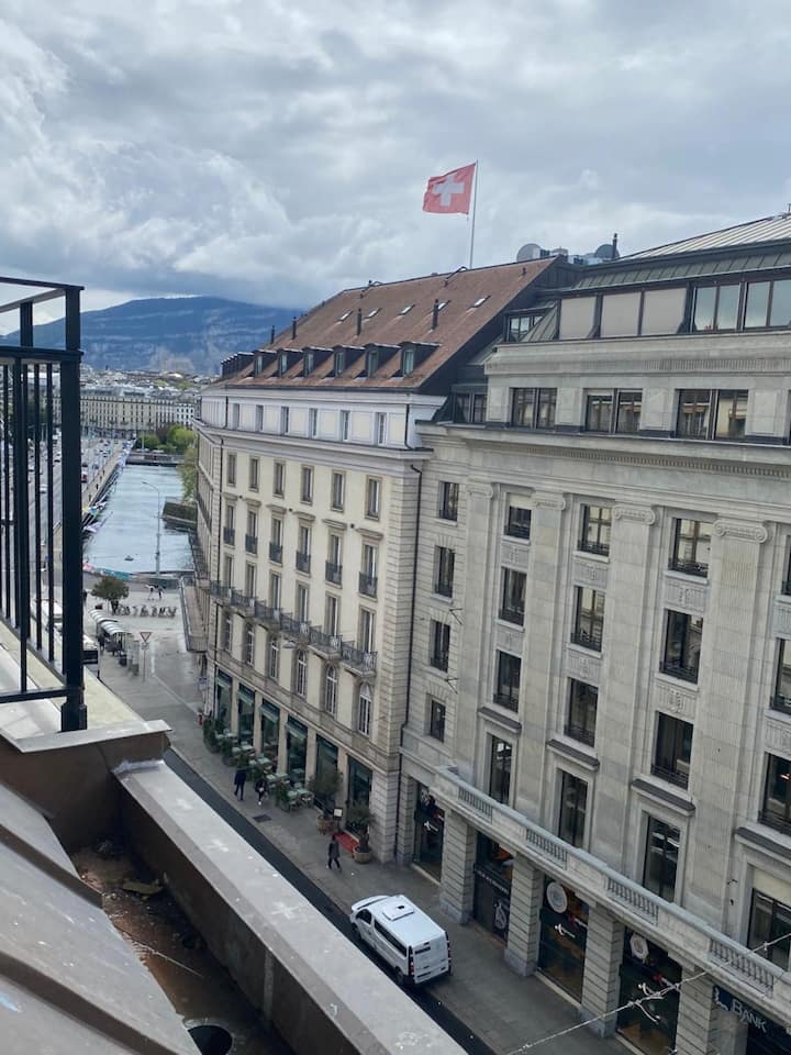 Rooftop Geneva Centre! - Cenevre, İsviçre