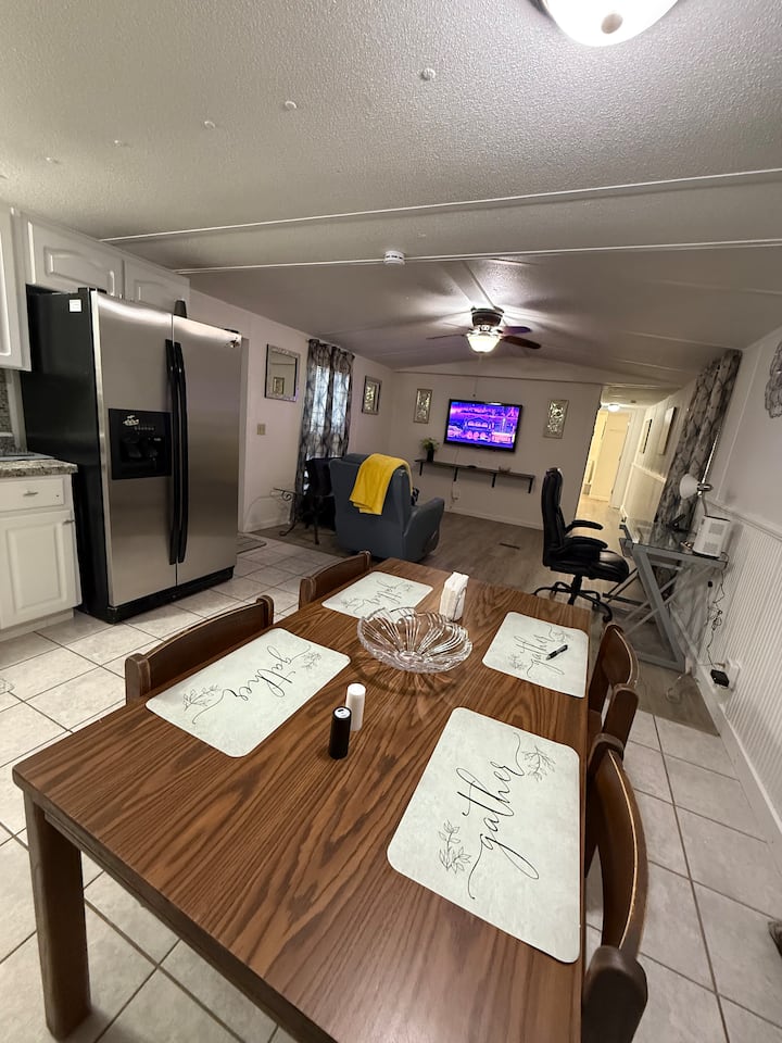 Relax In This Charming 3/1 Mobile Home. Very Quiet - Ocala, FL