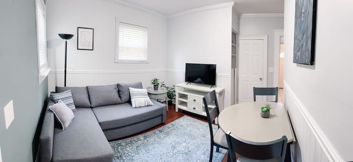 Historic Peaceful Apartment - New Haven, CT