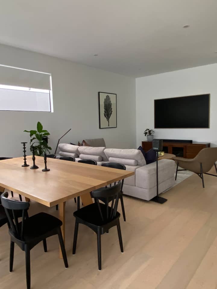 On Oaks - Cronulla