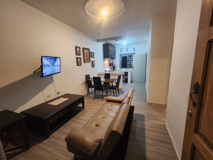 Ideal Para Viajes Entre Amigos Y Familia - Honduras