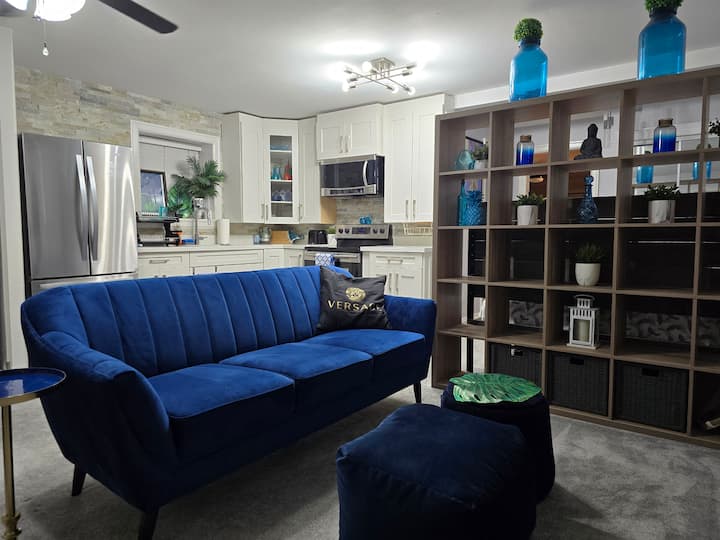 Private Luxury Studio Suite W/patio - Surrey, BC