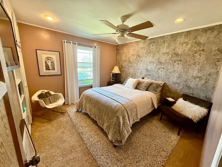 Near Beach/hospitals/grocery Stores! Zen Space. - Torrance, CA