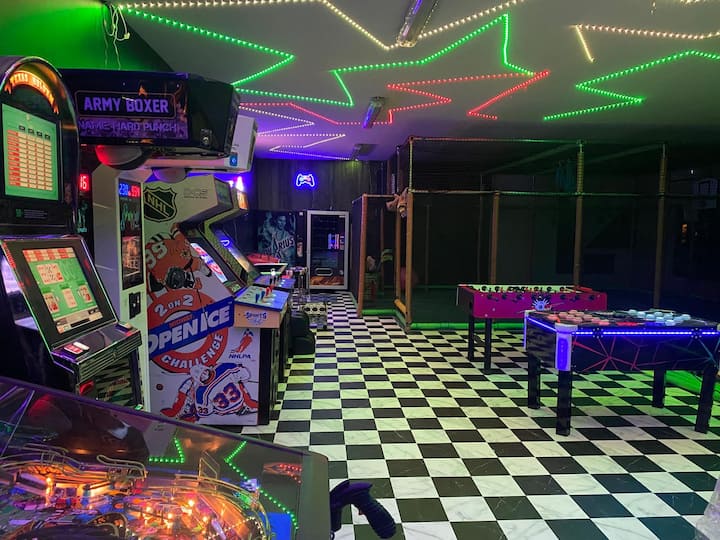 Uudehko Talo Omalla Pelisalilla Ja Kotikylpylällä - Finlande