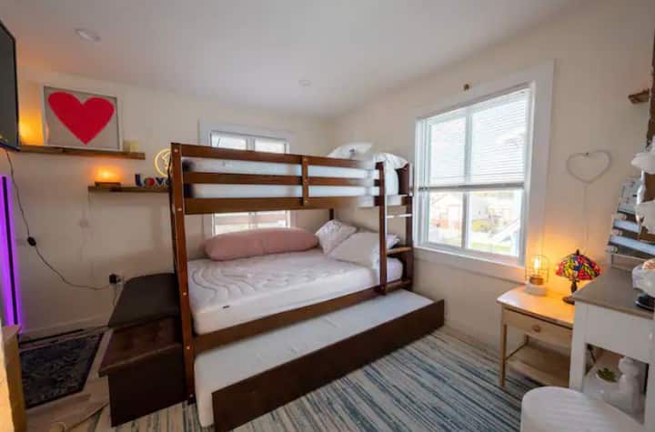 Ocean Faith - Private Room Across From The Ocean - Hampton Beach, NH