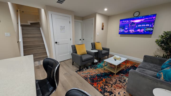 The Serene - Modern 2-bedroom Basement Suite - Edmonton