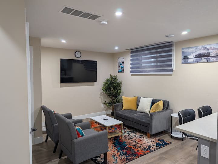 The Serene - Cozy 2 Bedroom Private Basement Suite - Fort Saskatchewan