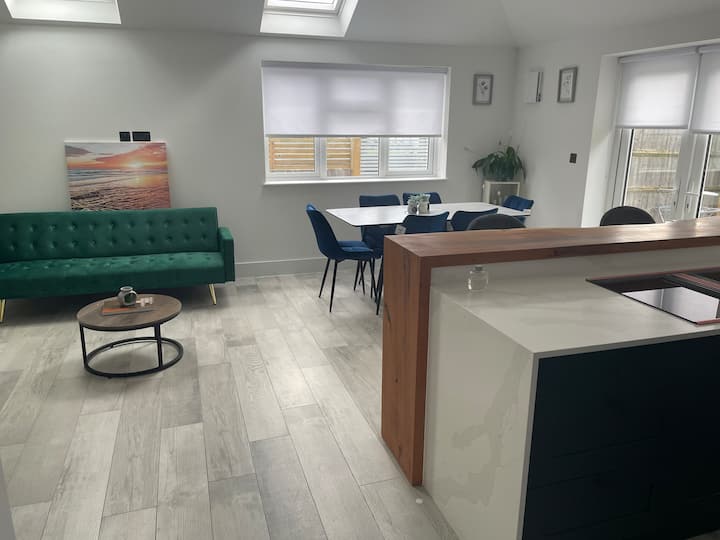 Brand New Family House - Brentford