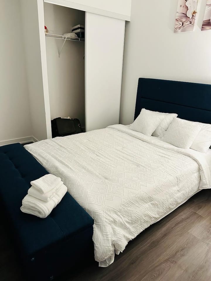 New 1 Bedroom Condo By Square One Mississauga - Mississauga