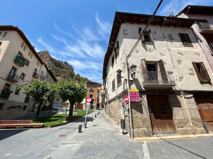 Apartamento En Casa Cardil - Graus