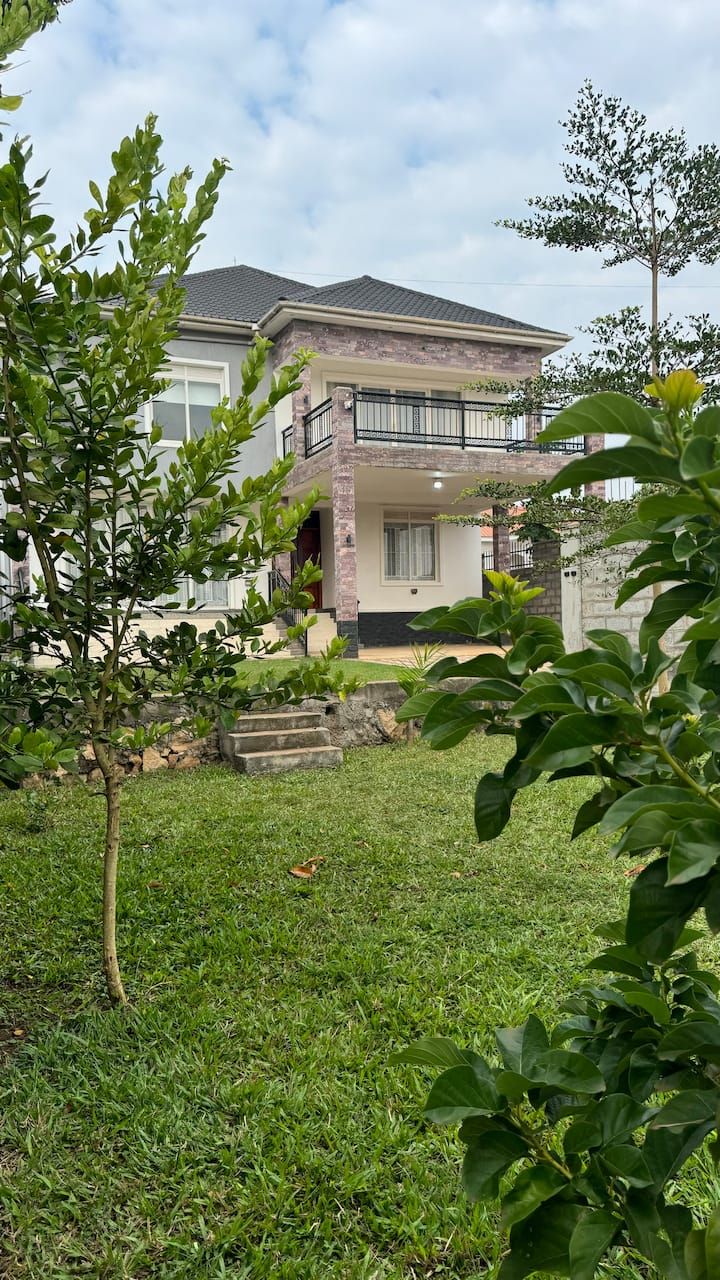 Mzungu Mansion - Uganda