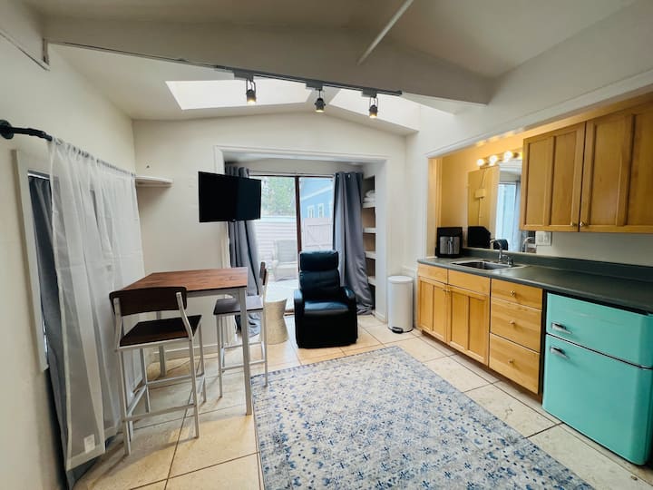 Private Guest House, Walk To Pearl! - Boulder, CO