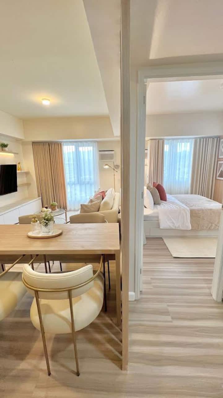 1 Br Condo In Avida Riala W/ Washer +Fast Wifi - Cebu City