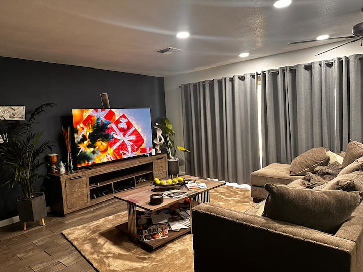 Primrosequeen
*No Smoking* - Goodyear, AZ