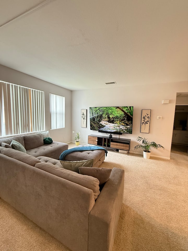 Canyon Country Cozy Apartment, Pool And Jacuzzi - Santa Clarita, CA
