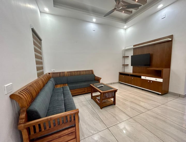 3 Bed Rooms Villa With Private Pool - コッタヤム