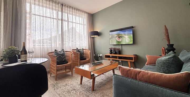 Stylish Urban Retreat/prime Location & Parking - Cape Town