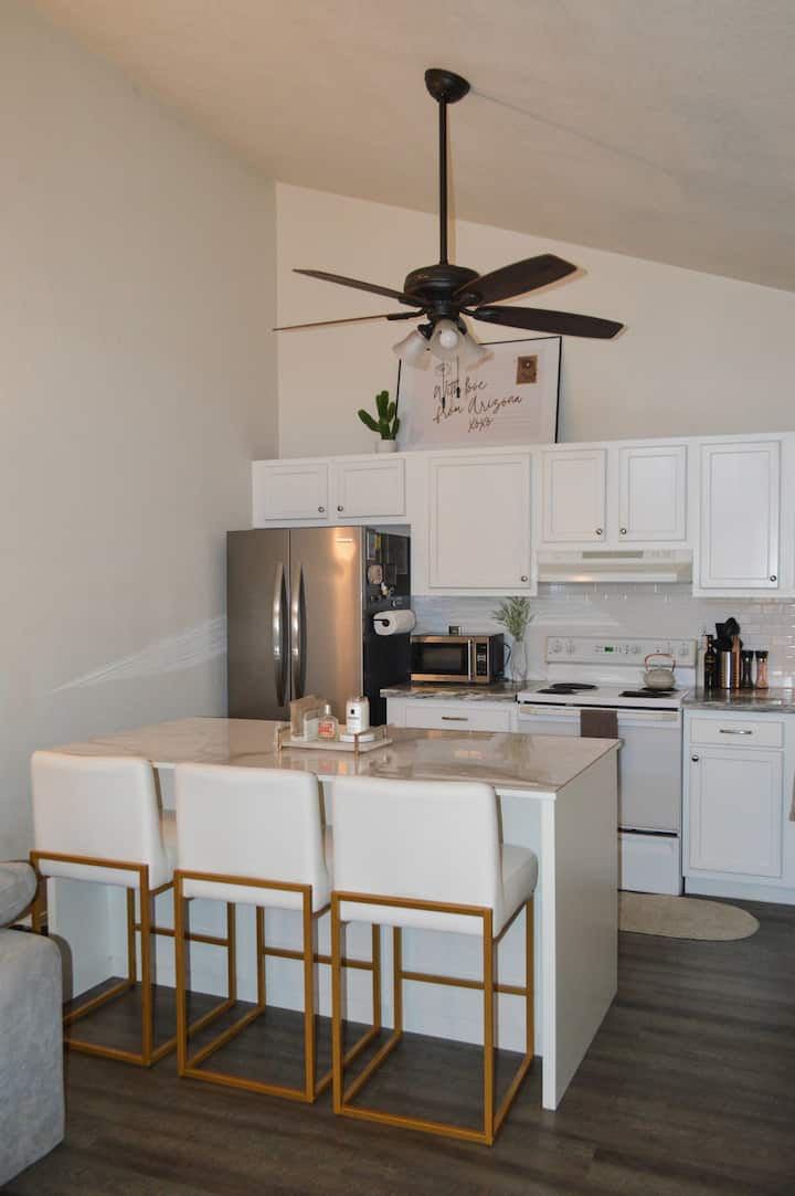 Central Mesa/tempe Gem Next To Cubs Stadium - Mesa, AZ