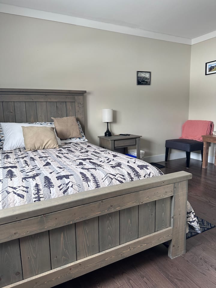 Newfie Bullet Room #1 - Deer Lake