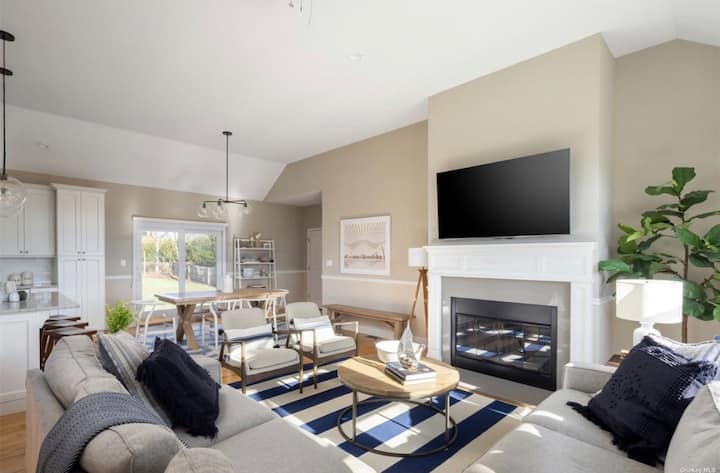 Luxury North Fork Family Haven W/pool - Greenport, NY