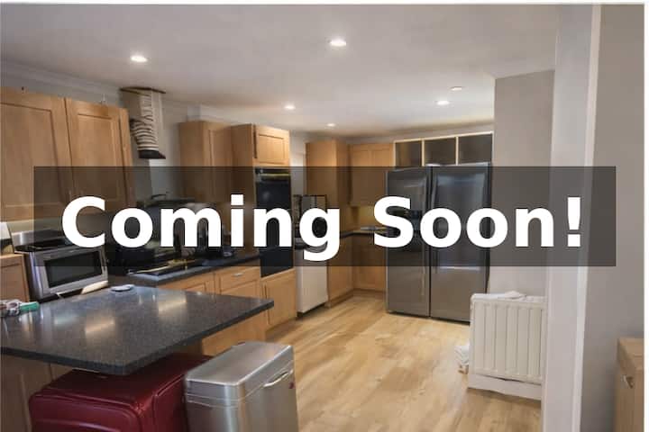 Spacious 4-bed Home •Garden, Garage & Free Parking - Reading