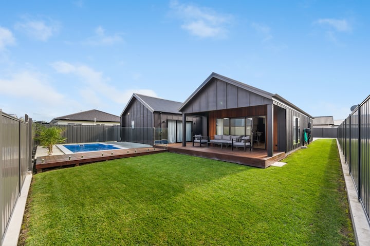 Modern Hastings Home - Hastings