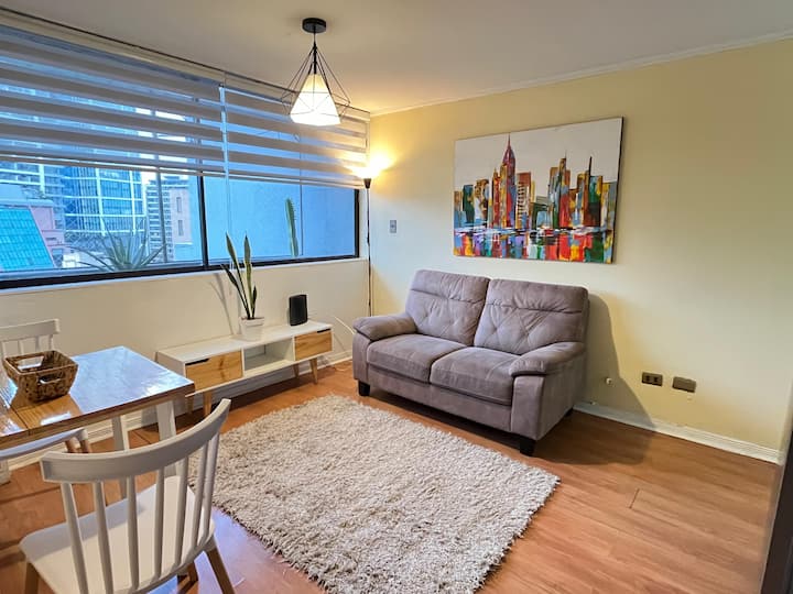Apartamento En Barrio El Golf - Las Condes
