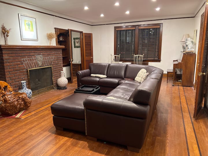 The House On Kissena Park In Nyc - The Bronx, NY