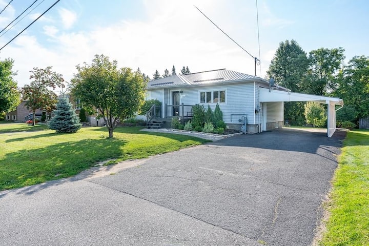La Belle Airbnb - Cornwall, ON, Canada