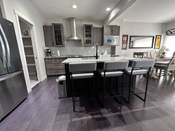 2br Haven’s Suite Near Wem - Edmonton