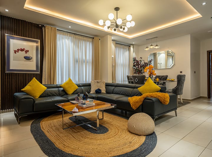 Pool View Apt |5min To Airport |Sky Bar |Fast Wifi - Ghana