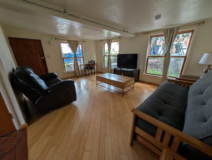 Wake Up To Sf & Bay Views In Cozy Two-story Duplex - Kensington, CA