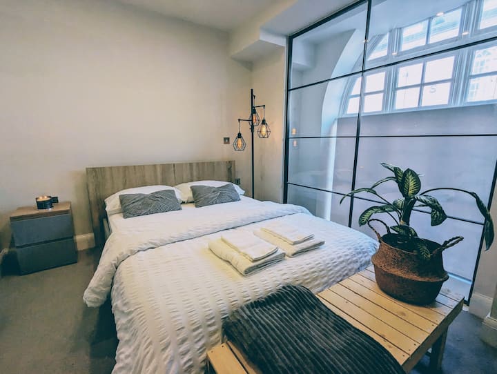 Double Bedroom, Private Bathroom - Shrewsbury