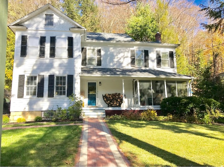 Rockwellian Retreat - Lee, MA