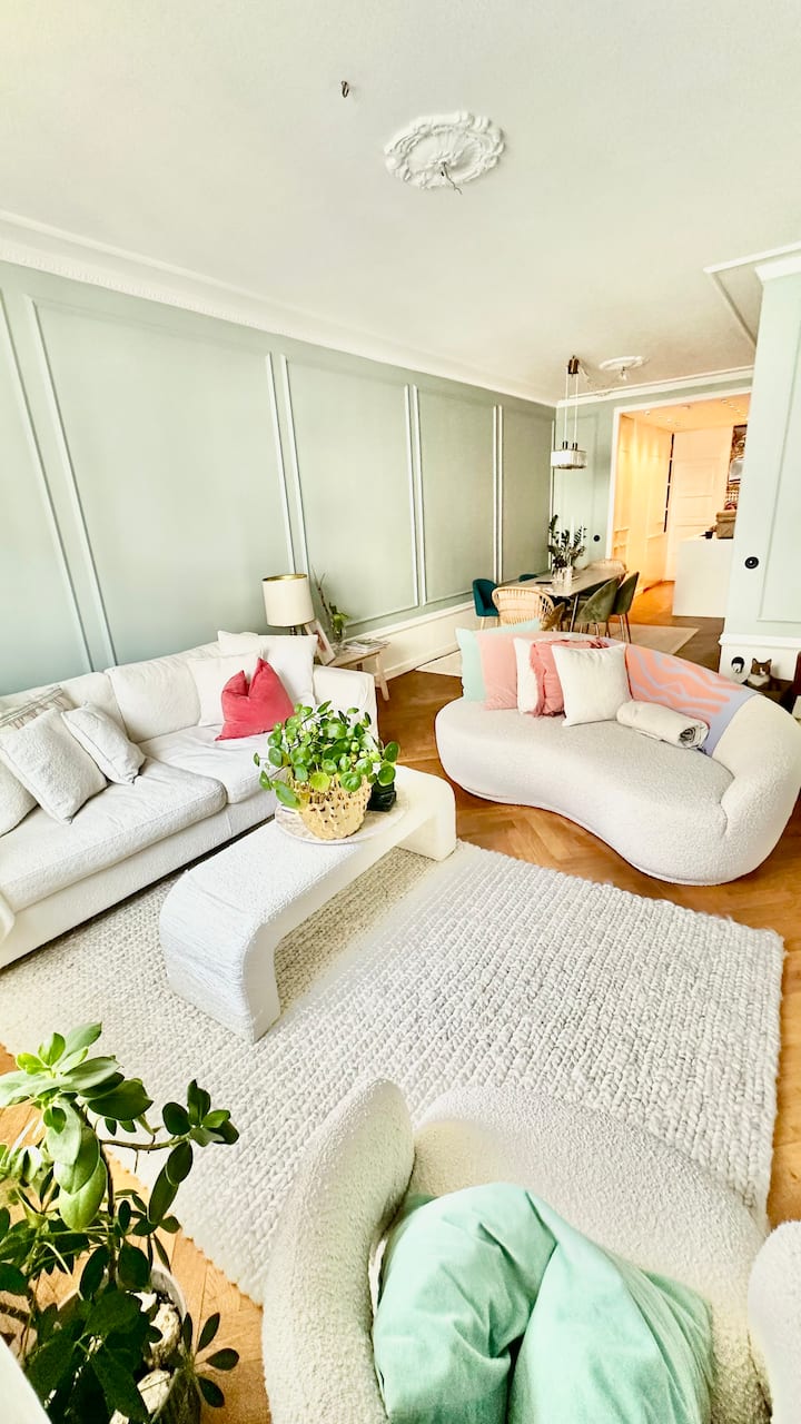 A Taste Of Paris Chic In Sto - Stockholm