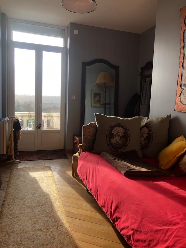 Yellow Blossoms Garden - La Ferté-sous-Jouarre