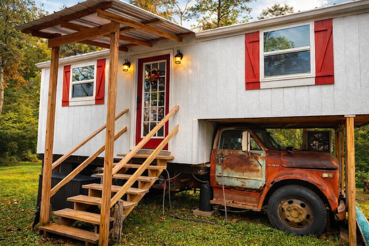 Vintage Truck Home On The River - Louisiana