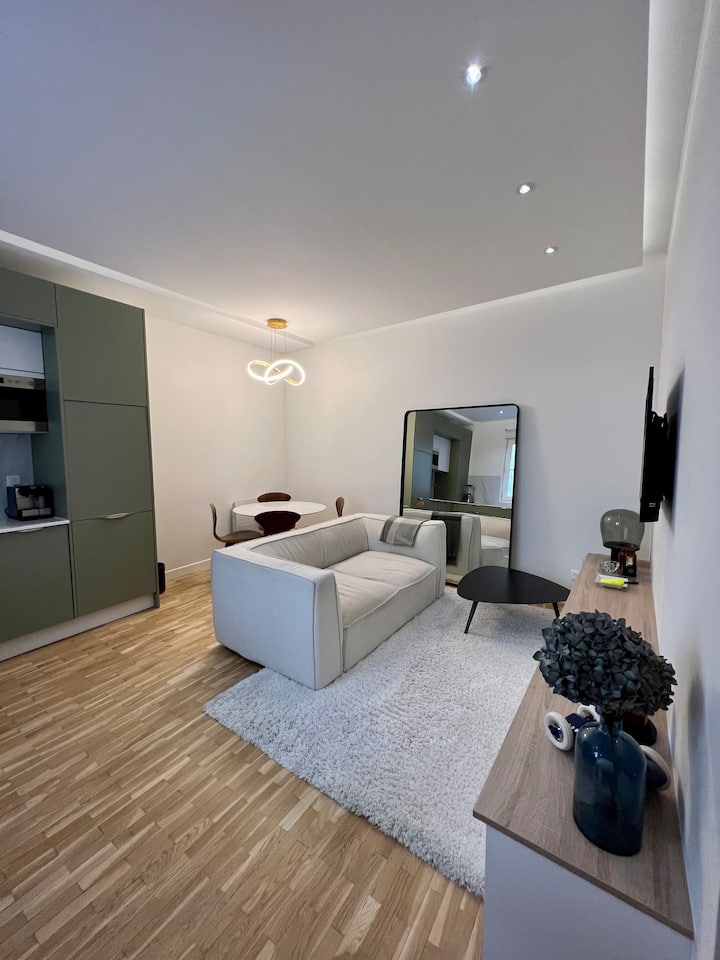 Nice Flat Fully Refurbished - Paris