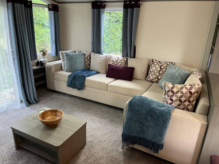 Peaceful Lodge In Private Woodland Setting - Hampshire