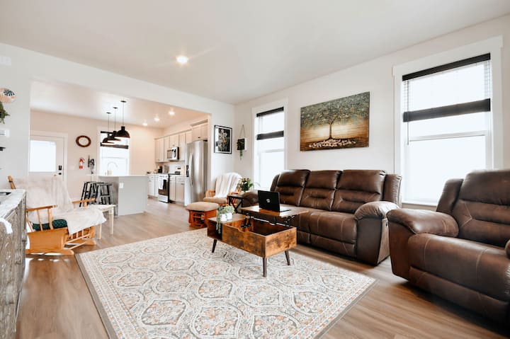 New Townhouse Near Yellowstone River, Pet Friendly - 黃石縣