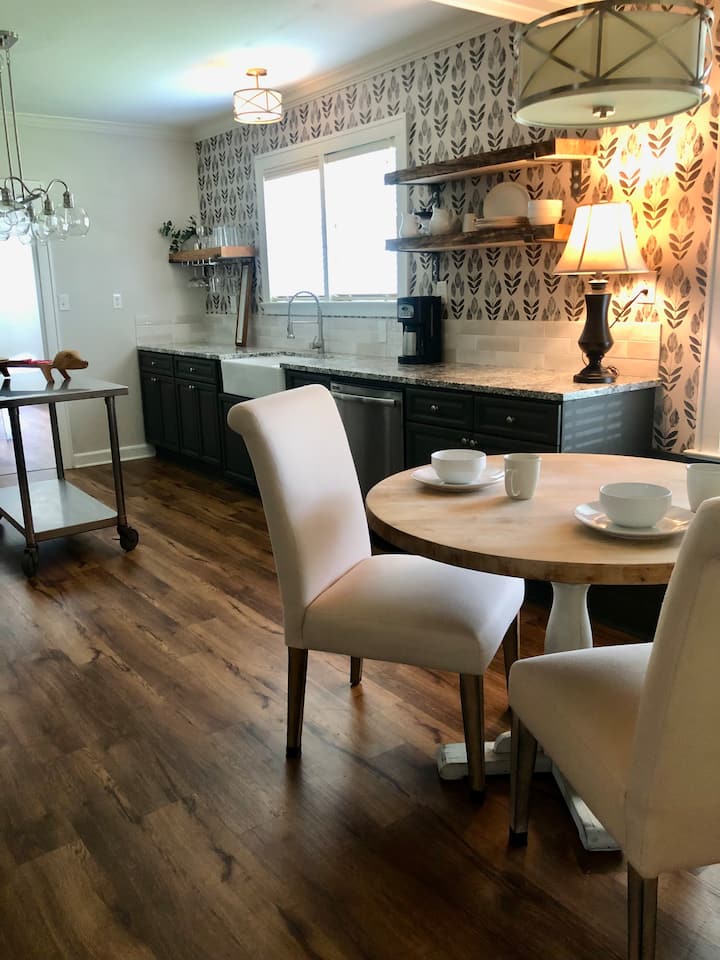 Brick Street Retreat - Texarkana, AR