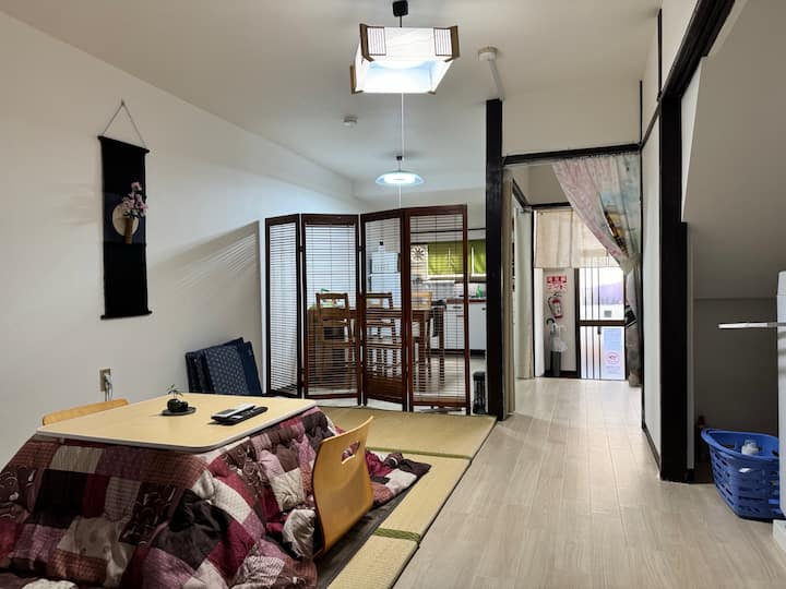 大阪市天王寺区獨棟兩層日式房屋，內部重新裝潢，整套房源出租，不與其他人共用，2房1廳可同時入住7人 - Osaka